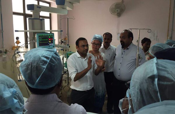 Dr. Rajesh Shah - Pediatric Intensivist & Emergency Medicine Specialist